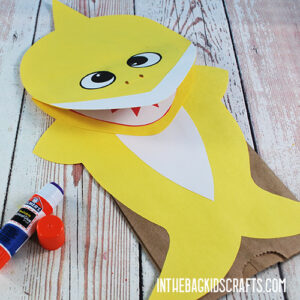 Shark Crafts for Kids {Baby Shark Puppets} • In the Bag Kids' Crafts