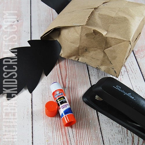 Black Cat Halloween Craft (with FREE Template) • In the Bag Kids' Crafts