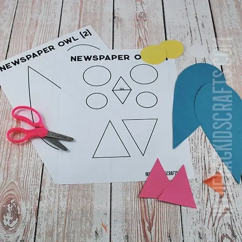Newspaper Owl Craft {with FREE Template!} • In the Bag Kids' Crafts