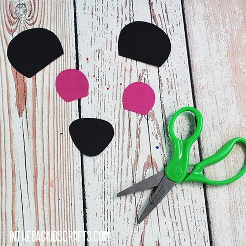 Skunk Craft for Kids {with Newspaper} • In the Bag Kids' Crafts