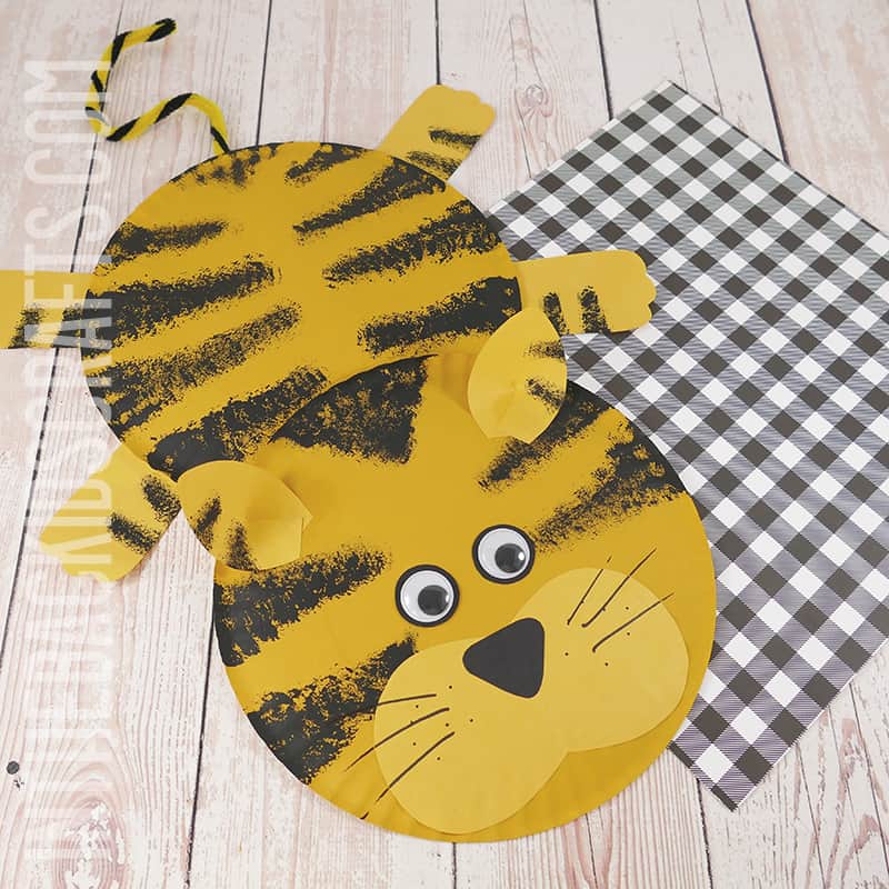 Cute Printable Zoo Animal Bookmarks (FREE pdf) • In the Bag Kids' Crafts